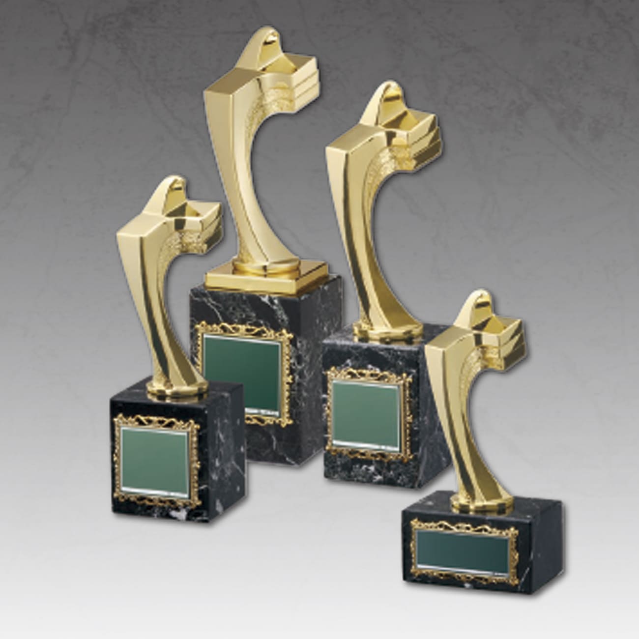 アートトロフィー ワシ BT-2160 Bサイズ