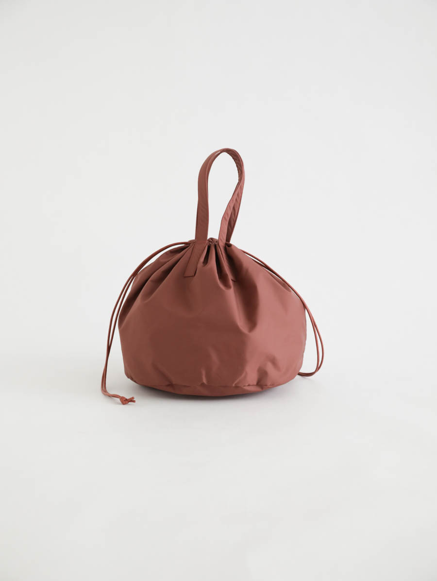 ERA. イーラ｜RENYLON HELMET BAG（ブリック）