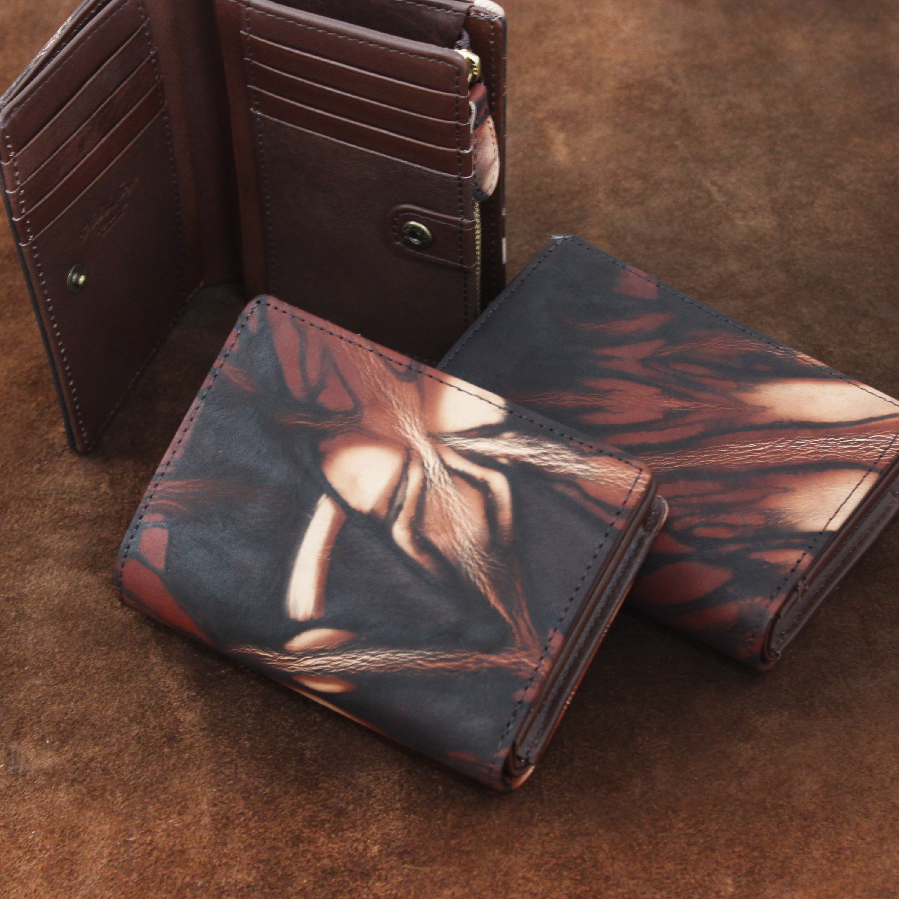 DA1035-AMD/Ain Soph (アインソフ)奄美泥染め ミドル折財布 日本製