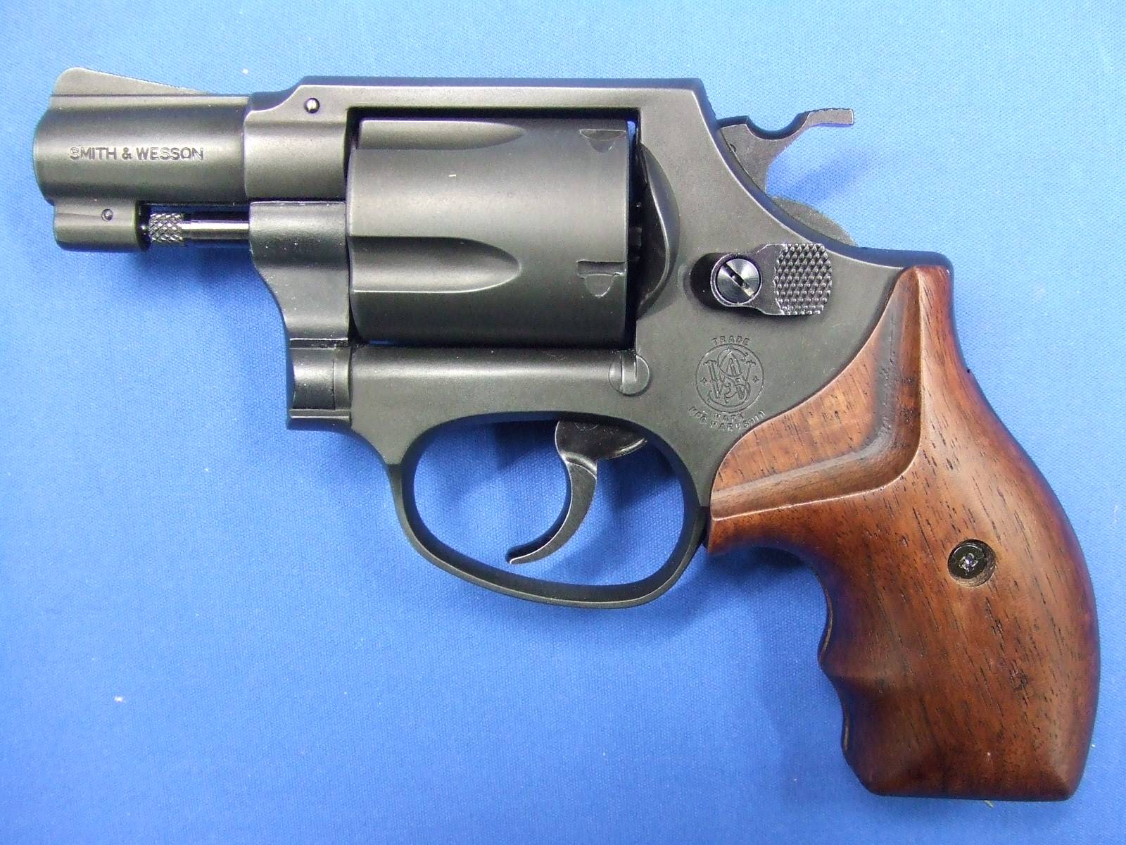 S&W M36 2in ブラック HW 木製グリップ仕様 リアルXカートリッジ | マルシン