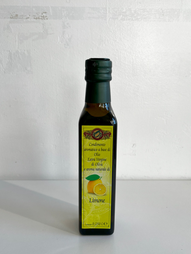 レモン入り EXV. オリーブオイル ジュリエッタ 250ml ベローナ・イタリア産 (Italian Exv Olive oile Lemon GIULIETTA) イタリア食材屋 アレス ...