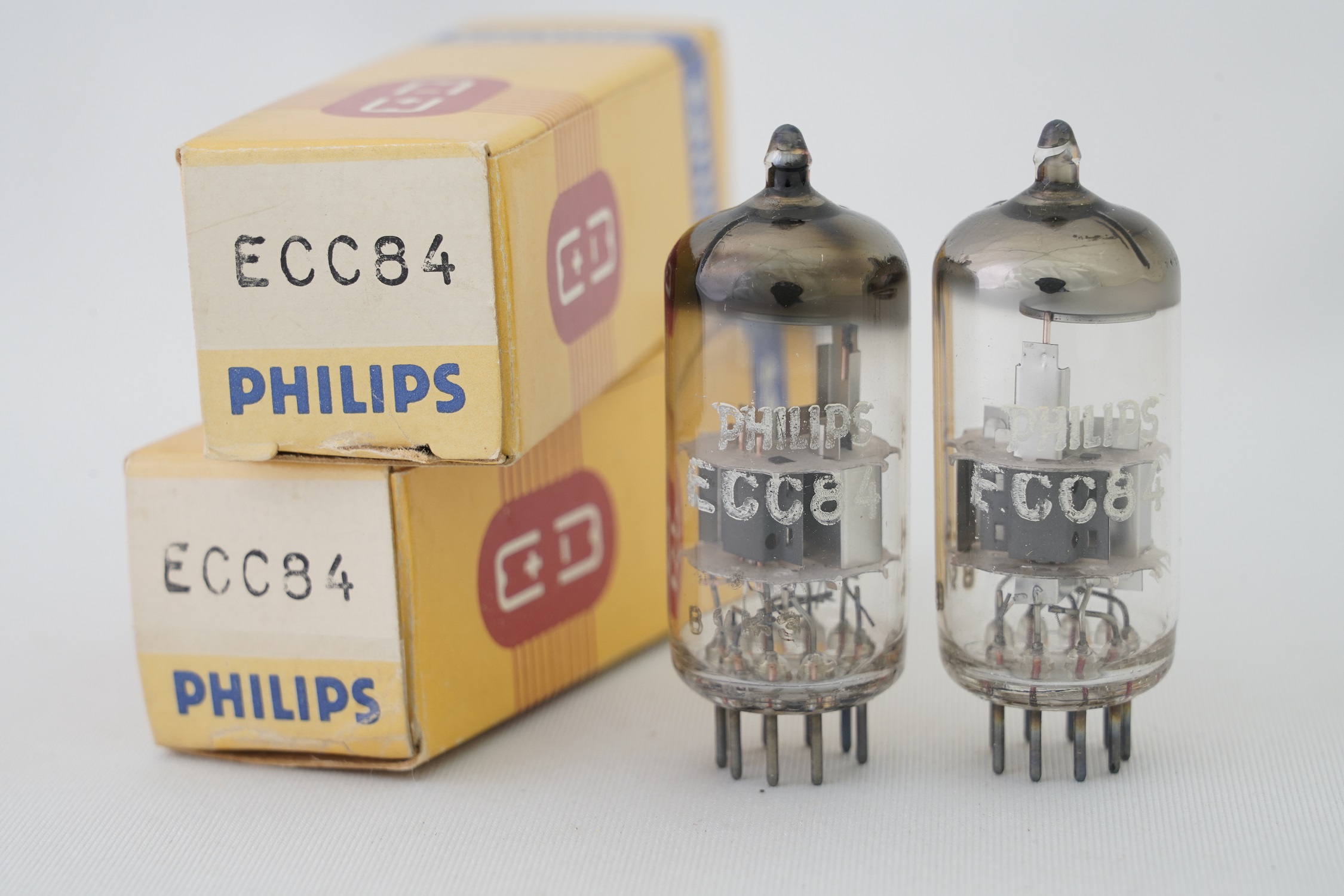 ECC84 PHILIPS 2本1組