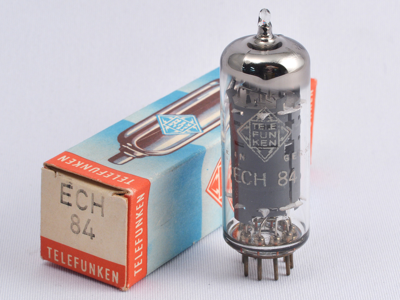 真空管 電圧増幅管 プリ管 ECH84 Telefunken/本 元箱 新品 マークあり