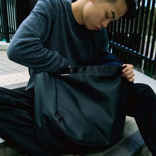 クローム ニュースペーパーメッセンジャー CHROME NEWSPAPER MESSENGER