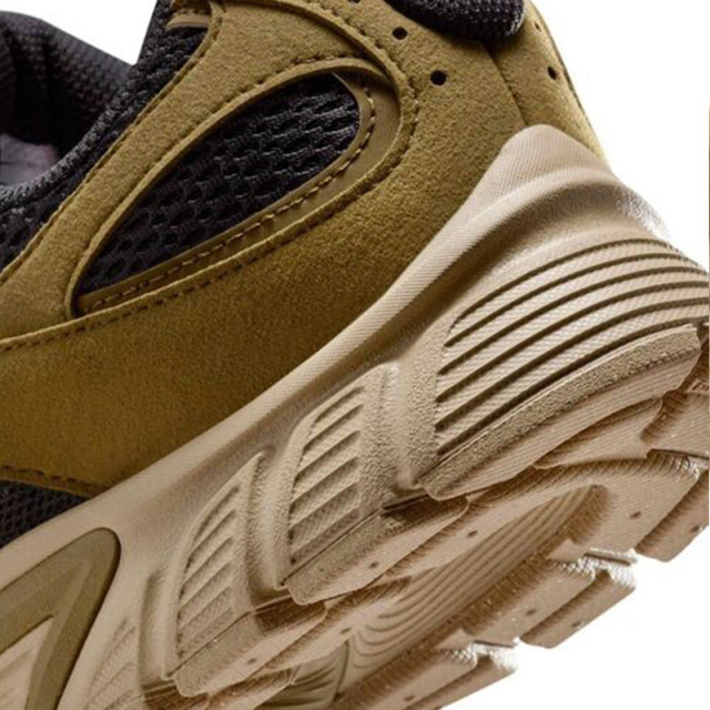 ナイキ V5 RNR NIKE V5 RNR ブラック/オリーブフラック/パラシュート