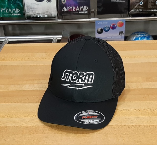 STORM FITTED HAT BLACK