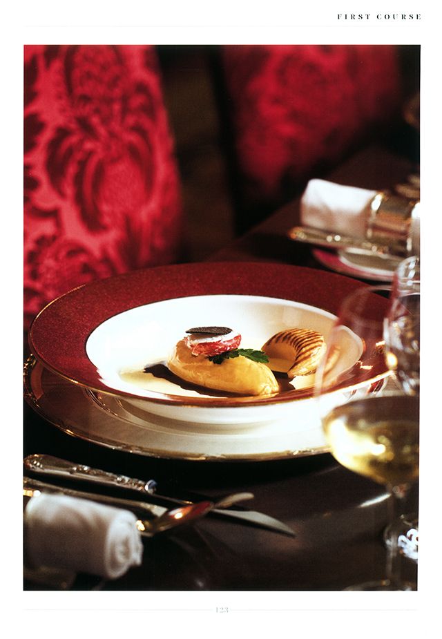 THE RITZ LONDON THE COOKBOOK (イギリス・ロンドン)