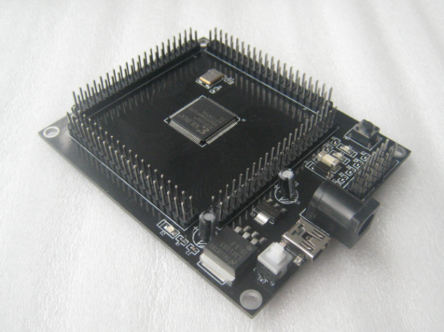 Xilinx CoolRunner-IIシリーズCPLD XC2C256開発ボード