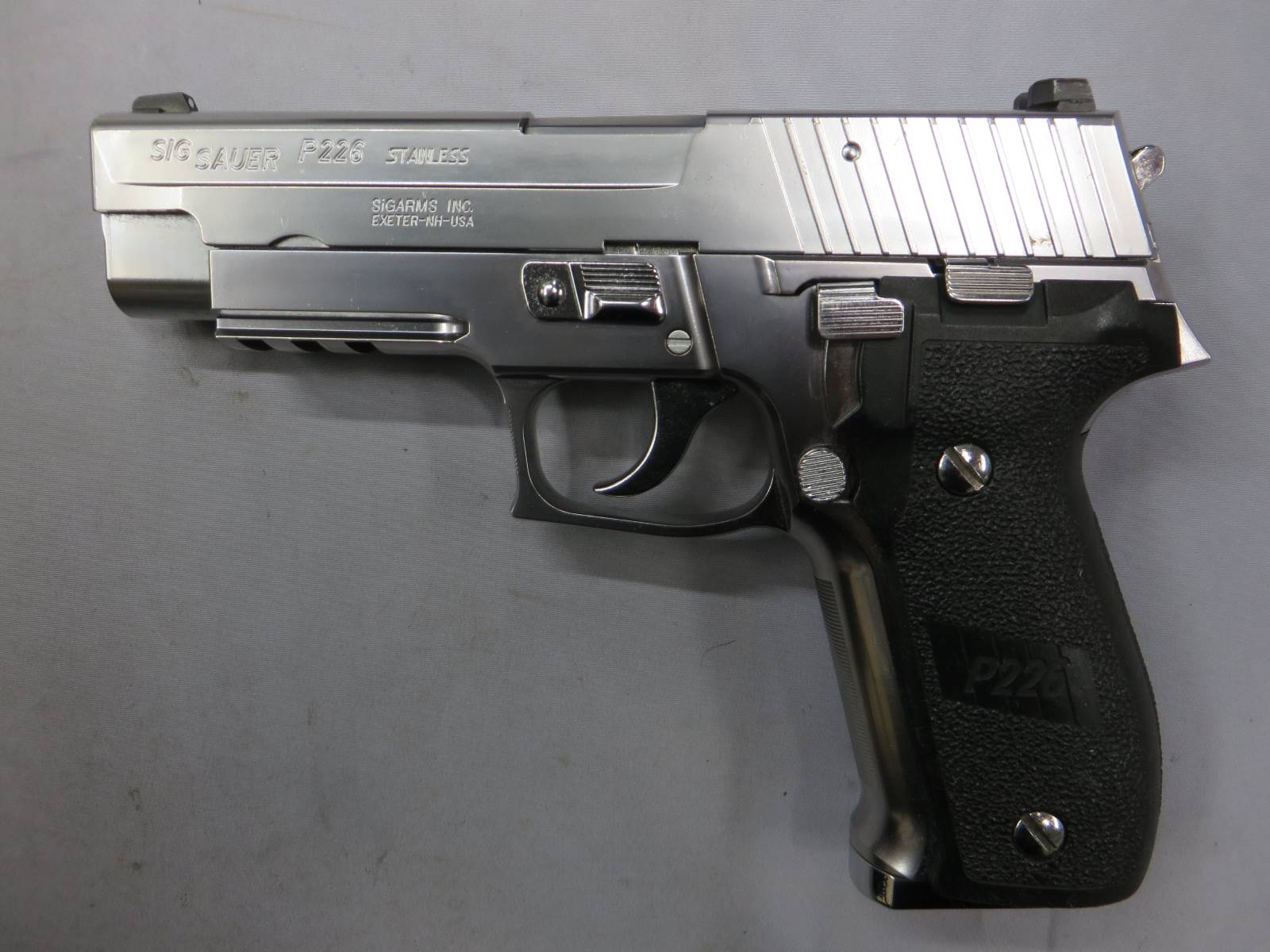 【東京マルイ】SIG SAUER P226R クロームステンレス