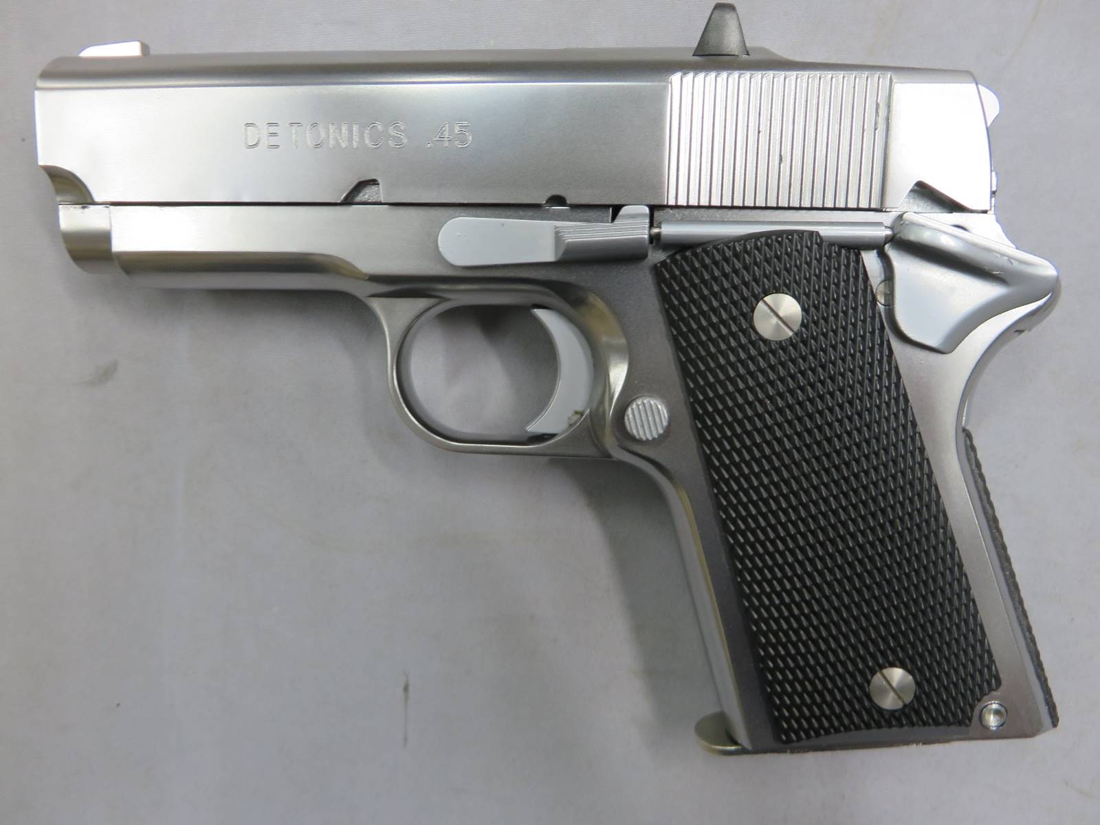 【CAW】 デトニクス.45 ステンレスシルバー モデルガン