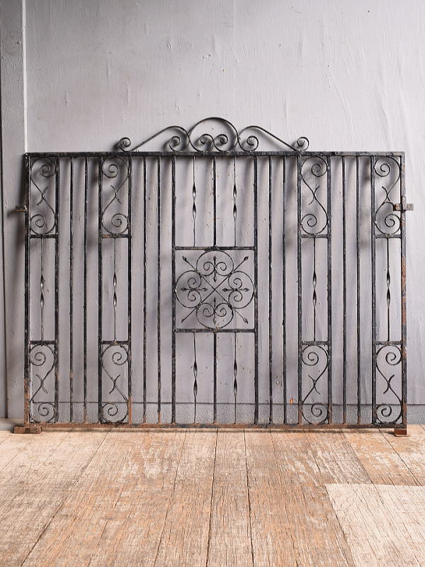 イギリスアンティーク アイアンフェンス ゲート柵 ガーデニング 12739