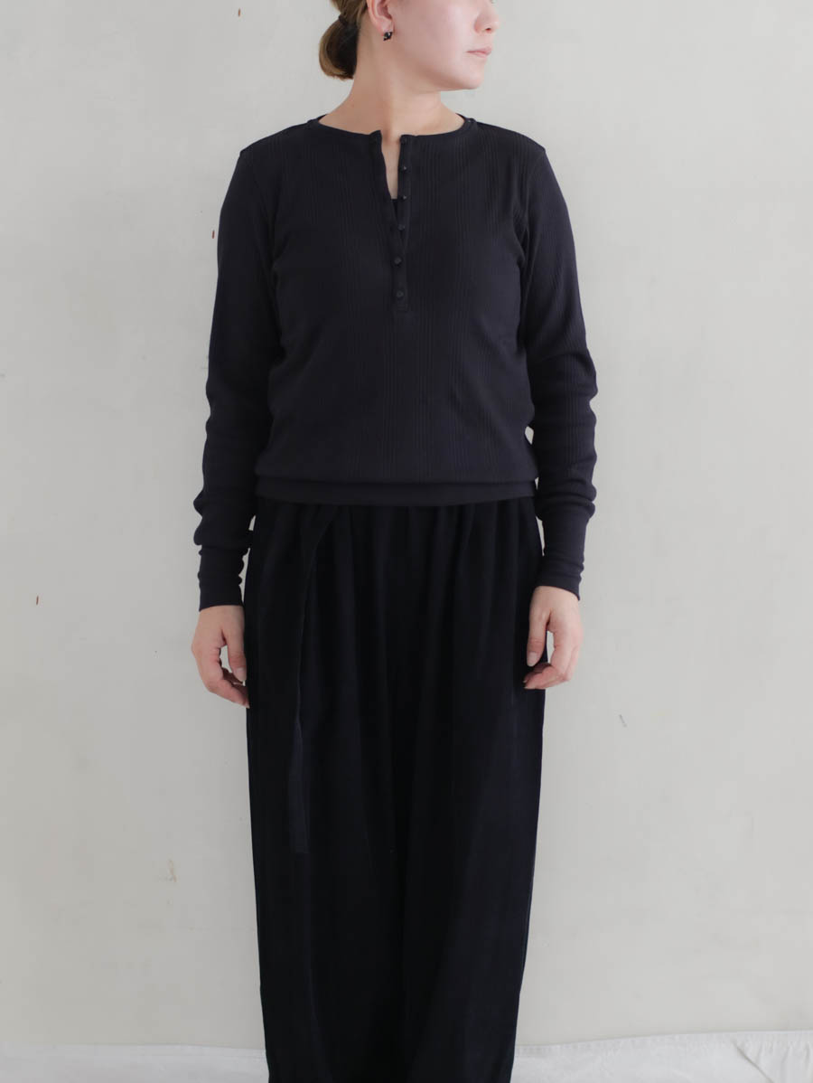 humoresque ユーモレスク｜ヘンリーネックTシャツ（ブラック）