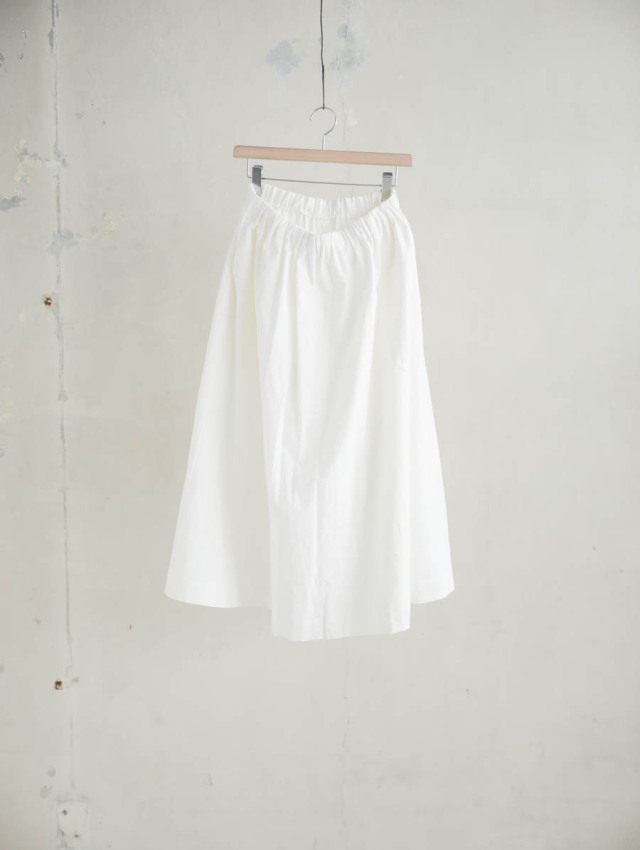 Yoli ヨリ｜ギャザースカート（ホワイト）