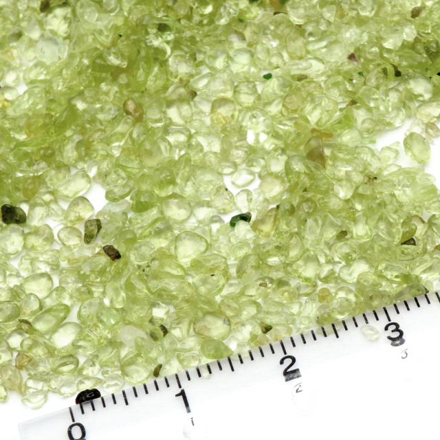 ペリドット さざれ 100g AAA 超極小サイズ 2-4mm 細石 天然石 8月 誕生石 パワーストーン 浄化グッズ ネイルパーツ 材料 レジンパーツ おうち時間