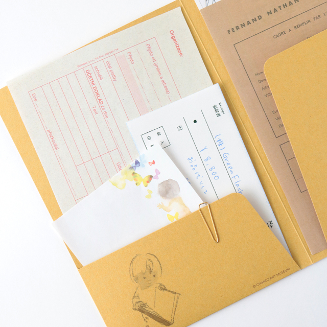 いわさきちひろ ペーパーファイル＜Yellow＞ CH-020 | デザインステーショナリーのGreenFlash(グリーンフラッシュ)