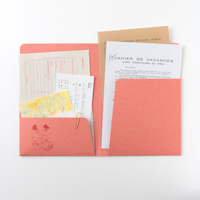 いわさきちひろ ペーパーファイル＜Red＞ CH-021 | デザインステーショナリーのGreenFlash(グリーンフラッシュ)