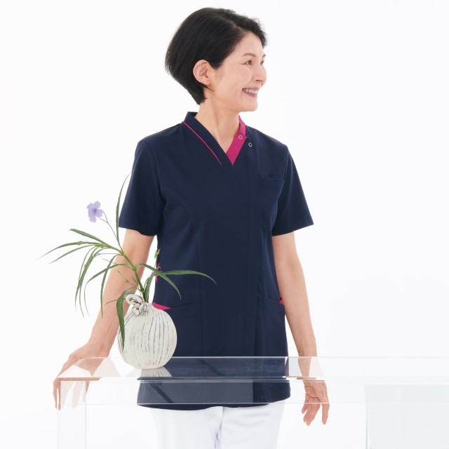 RF5122 ナガイレーベン ナースウェア スクラブ 女性用 半袖 PHSポケット 接触冷感素材 ストレッチ 吸水 防汚 業務用洗濯可 形態 ...