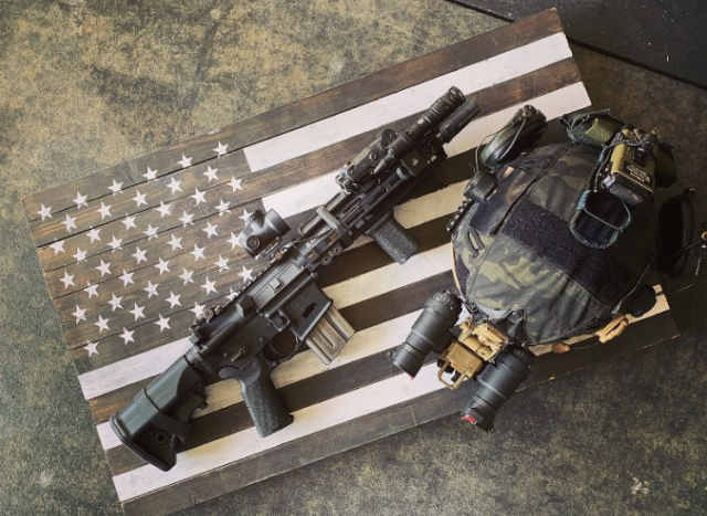 LWRCI Ultra Compact Stock -BK 舶来アーモリー