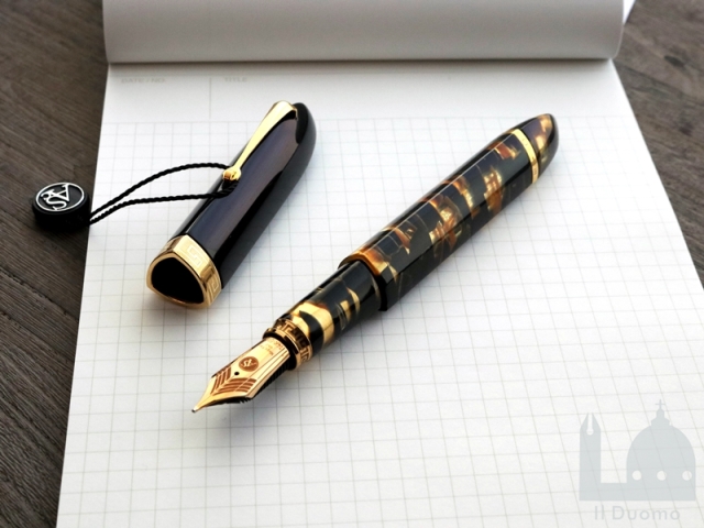 アルマンドシモーニクラブ 限定生産品 トリアンゴロ ブラックルーセンス セルロイド 万年筆 ASC Triangolo Black ...