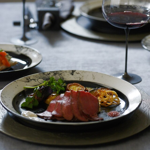 若生沙耶香 ｜Rim Plate black | 作家もの和食器通販"IVORY"