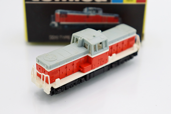 ミニカーショップ ケンボックス トミカ 黒箱★17-3-1★DD13形 ディーゼル機関車 ※箱角ヨレ、色スレ、汚れ・買取品・現状渡しMinicar shop KENBOX TOMICA