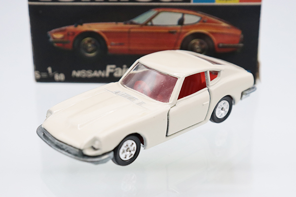 ミニカーショップ ケンボックス トミカ 黒箱★6★日産フェアレディ Z432 1F/2Cホイール (白) ※箱ヤケ、スレ・フタめくれ・買取品 ...