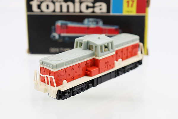 ミニカーショップ ケンボックス トミカ 黒箱★17★DD13形 ディーゼル機関車 ※少汚れ・箱少スレ、少ヨレ、少汚れ・フタめくれ、書込・買取品・現状渡しMinicar shop KENBOX ...