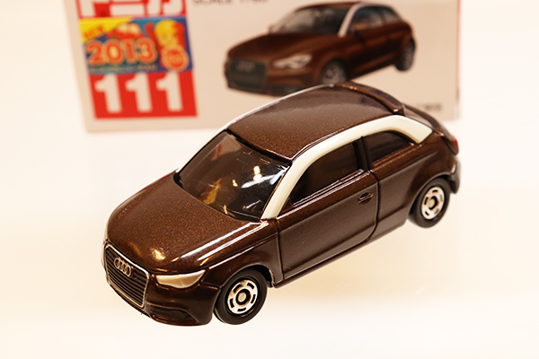 ミニカーショップ ケンボックス トミカ 赤箱★111★アウディA1(初回特別カラー) ※TAKARA TOMYロゴ・2013年新車シール・応募券切取済・買取品・現状渡しMinicar shop ...