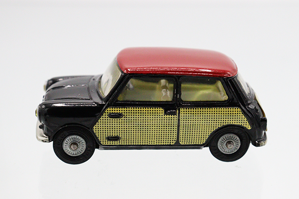 ミニカーショップ ケンボックス CORGI TOYS★249★モーリス ミニクーパー with deluxe wicker work ...