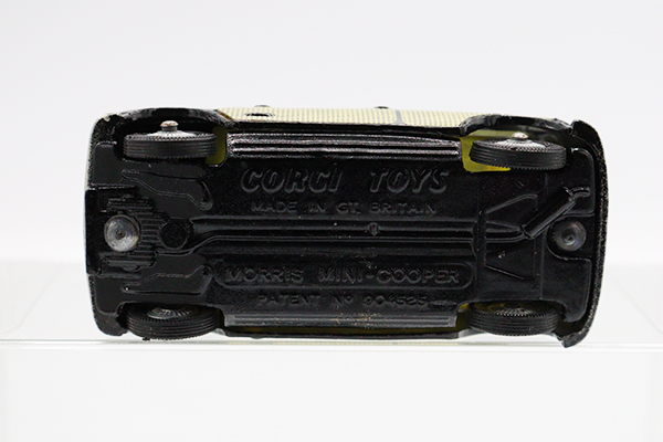 ミニカーショップ ケンボックス CORGI TOYS★249★モーリス ミニクーパー with deluxe wicker work ...
