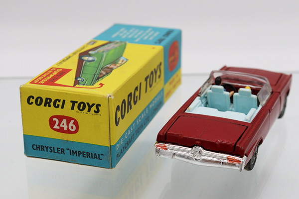 ミニカーショップ ケンボックス CORGI TOYS★246★CHRYSLER IMPERIAL ※コーギー・英製・タイヤ汚れ・箱スレ、凹み ...