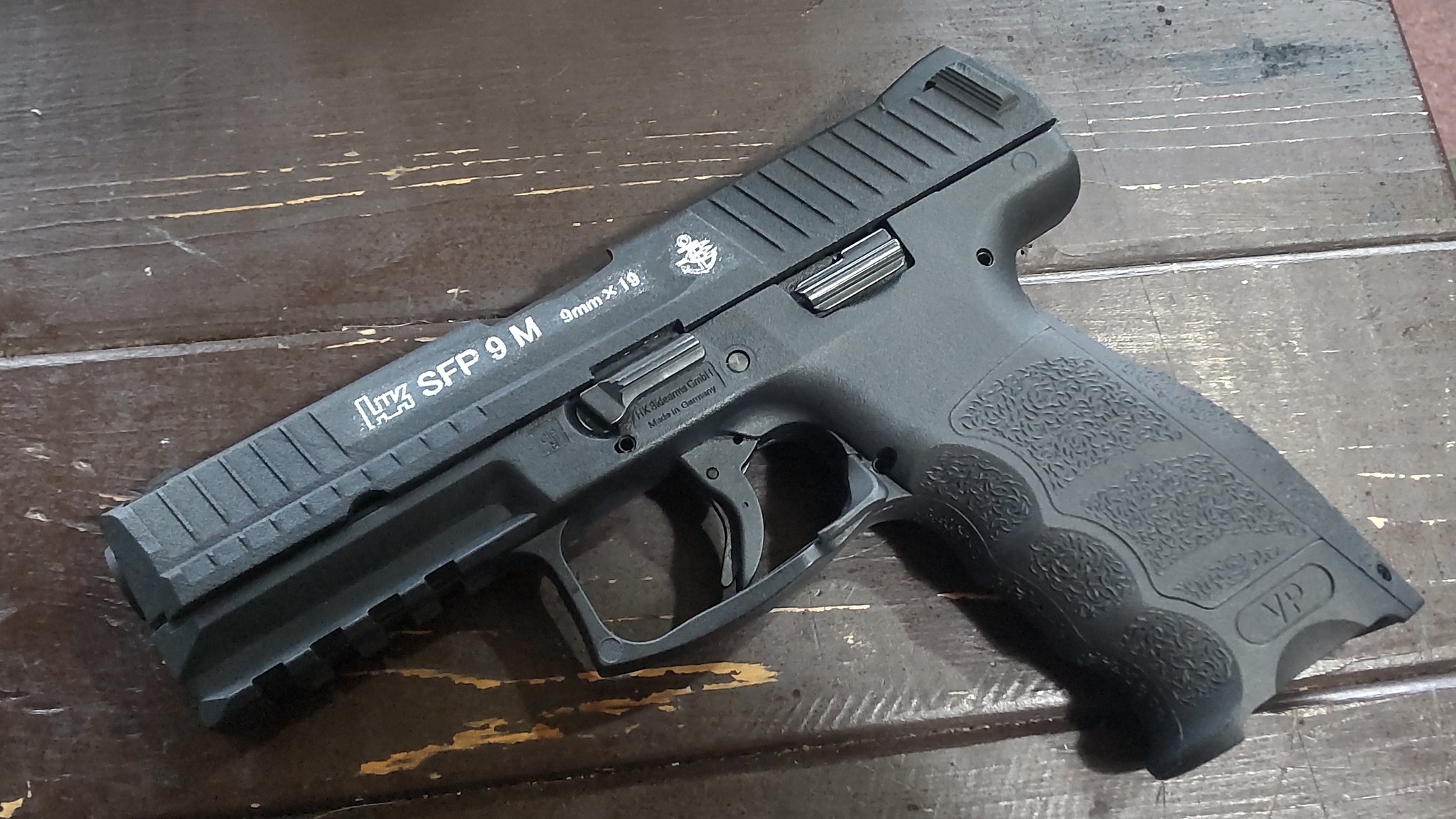 陸自新拳銃 『H＆K SFP9 M』 スライドキット マッドポリス