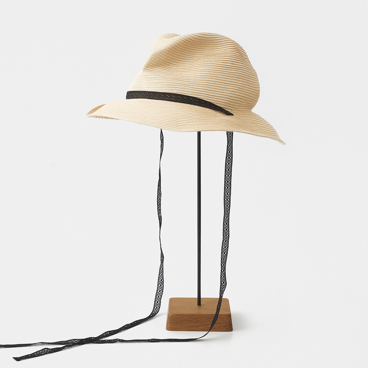 BOXED HAT 7cm brim lace ribbon / light beige base