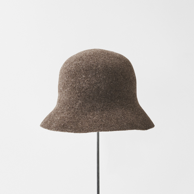 widen bell hat - undyed wool