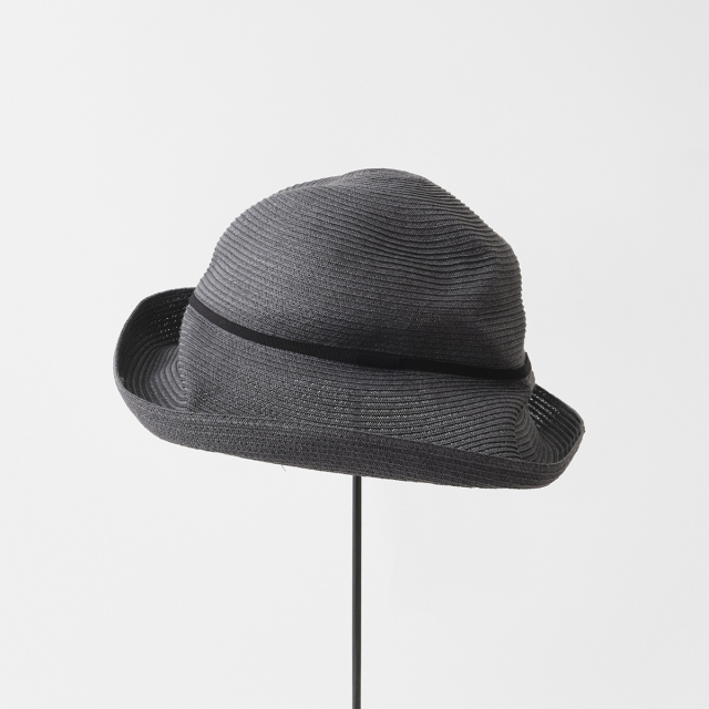 BOXED HAT 11cm brim grosgrain ribbon / charcoal base