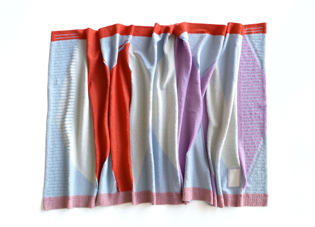 木の実モチーフの柄 ストール | nuts - nitorito