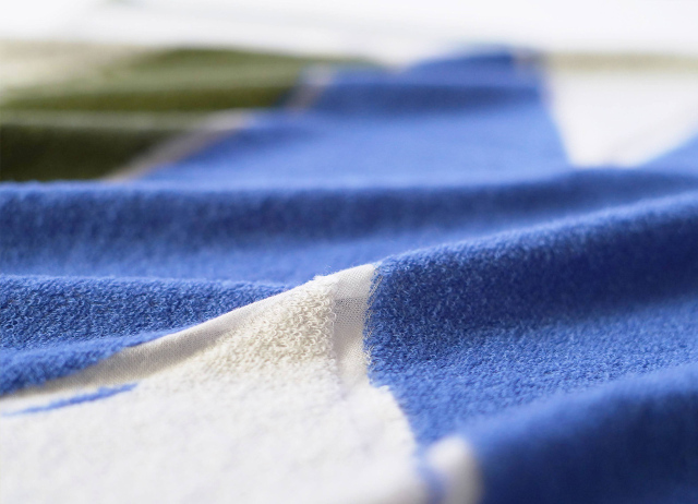 木の実モチーフの柄 ストール | nuts - nitorito