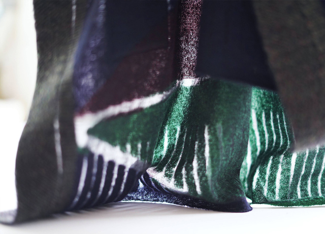 木の実モチーフの柄 ストール | nuts - nitorito