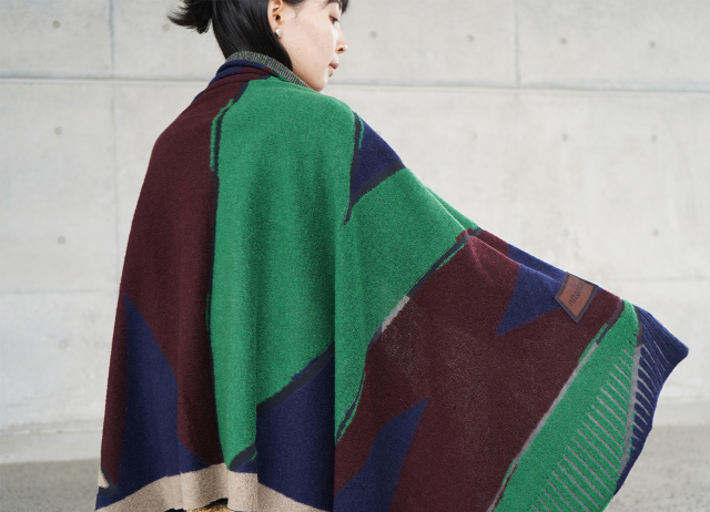 木の実モチーフの柄 ストール | nuts - nitorito