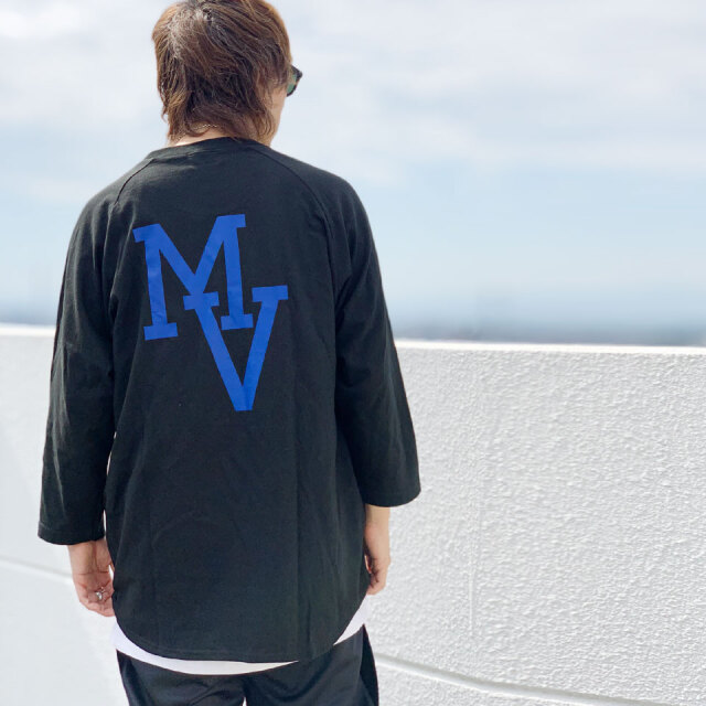 MRV / SCRIPT RAGLAN Tee