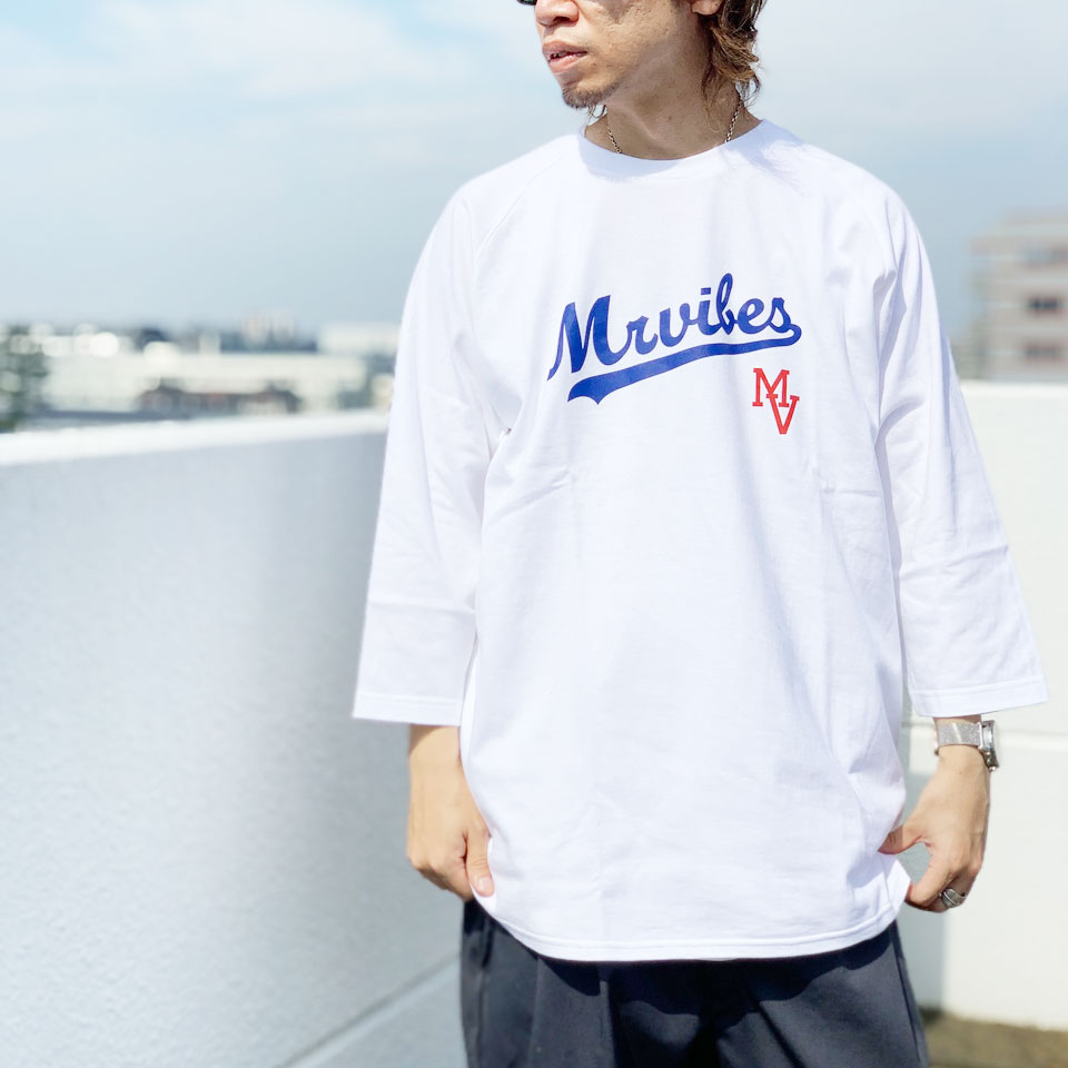 MRV / SCRIPT RAGLAN Tee