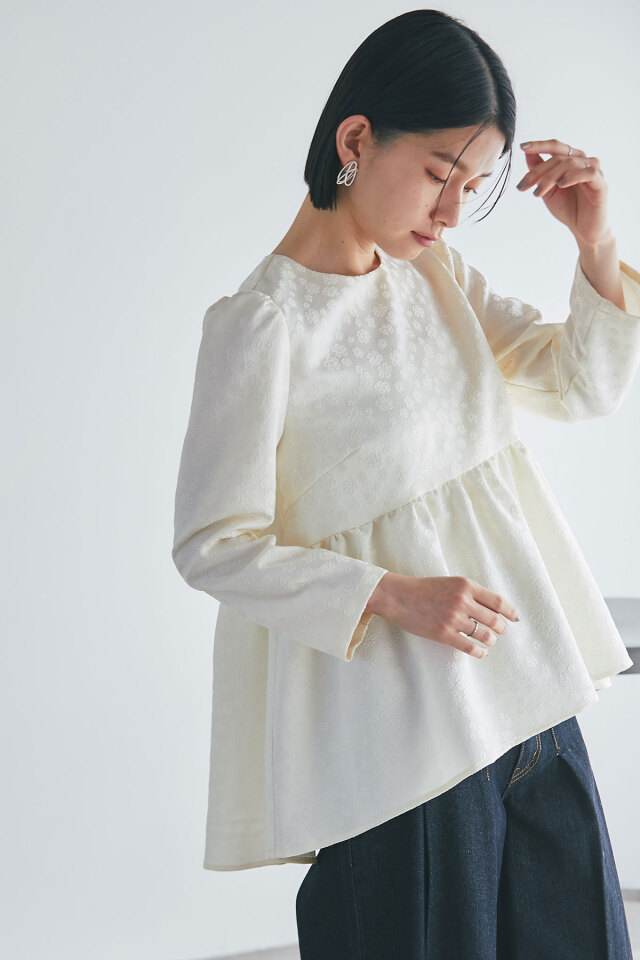 小花ジャガードペプラムチュニック