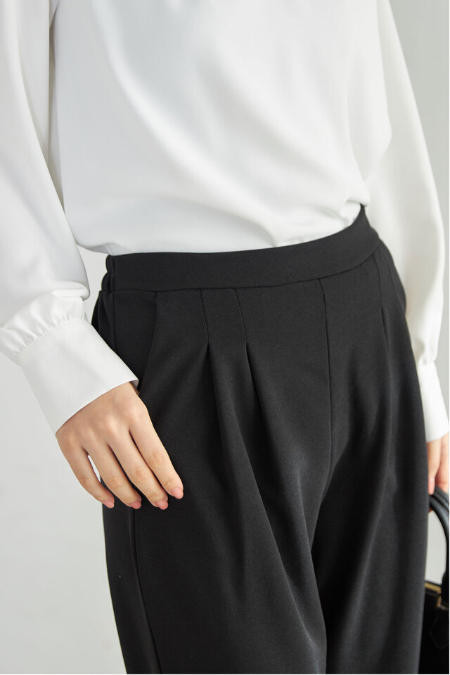 カットジョーゼットタックテーパードパンツ