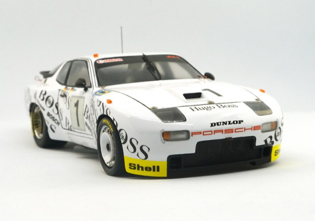 Profil24 P24137 1/24 Porsche 924/944 GTP #1 Hugo Boss Le Mans 1981 ミニカー ...
