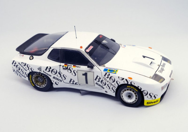 Profil24 P24137 1/24 Porsche 924/944 GTP #1 Hugo Boss Le Mans 1981 ミニカー ...