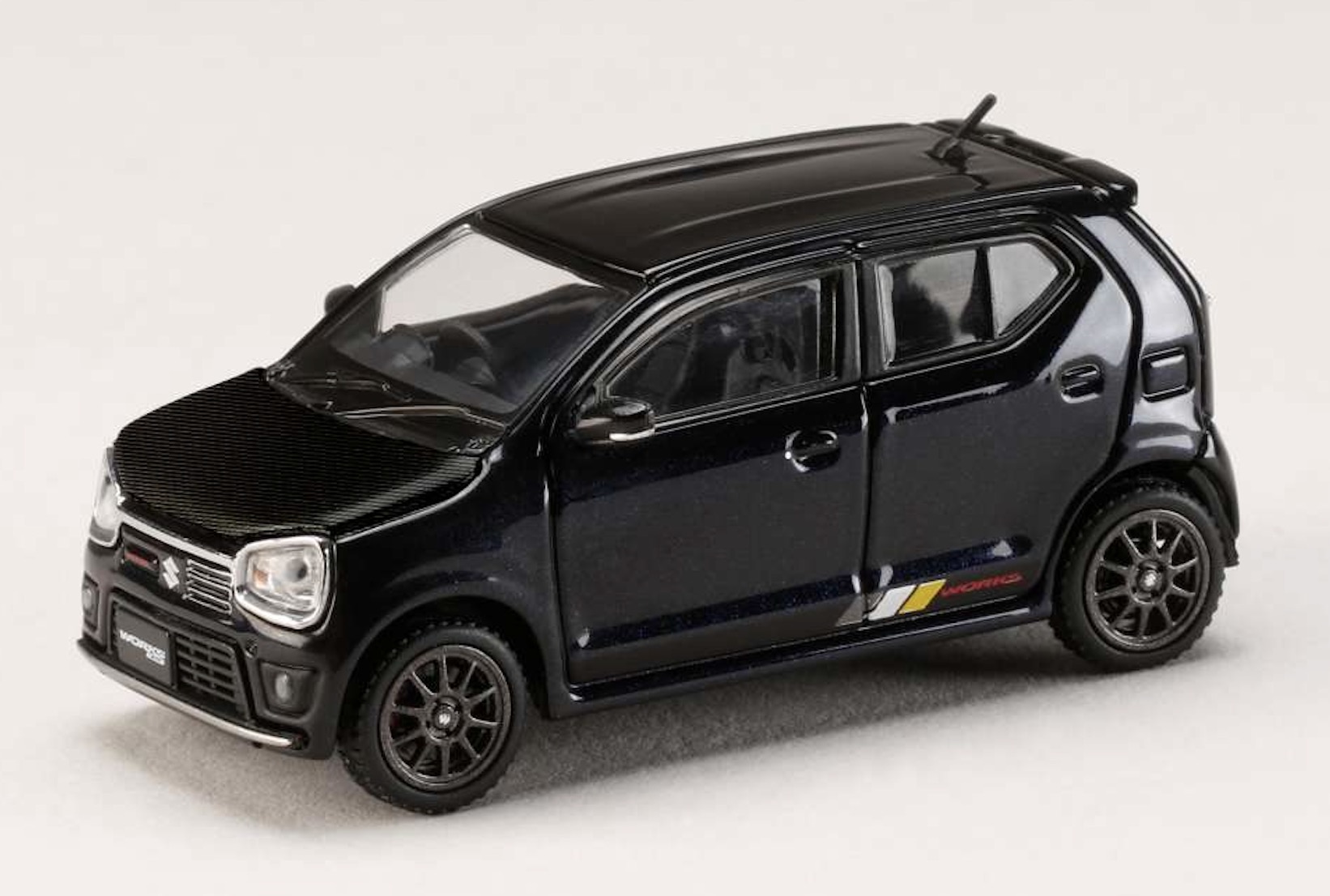 [予約] ホビージャパン 1/64 スズキ アルト ワークス (HA36S) カーボンボンネット カスタムバージョン ブルーイッシュブラックパール3 HJ641070CBK