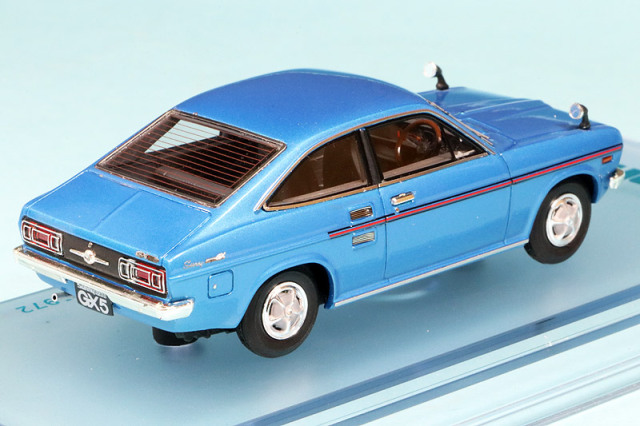 ENIF 1/43 ニッサン サニー 1200 GX5 クーペ 1972 ブルーメタリック ENIF0049