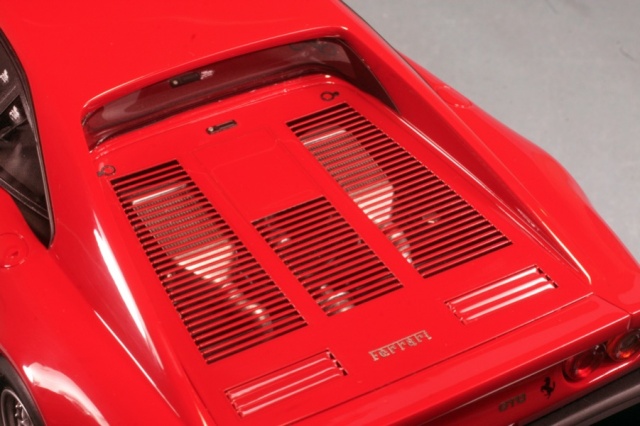 M5900 - アマルガム 1/18 フェラーリ 288 GTO レッド ディスプレイケース付 - ミニカーショップ ロム