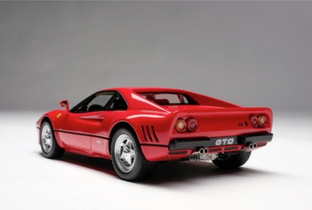 M5900 - アマルガム 1/18 フェラーリ 288 GTO レッド ディスプレイケース付 - ミニカーショップ ロム