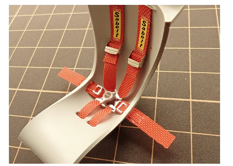 20RH-SAB007 - ニュースクラッチ 1/20 シートベルト レッド Sabelt F1-2000他対応 1シート 20RH ...